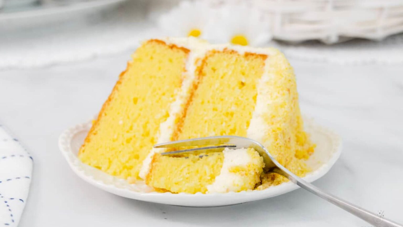 Lemon Crunch Cake Recipe: A Zesty Delight For Every Food - The Foods Craft